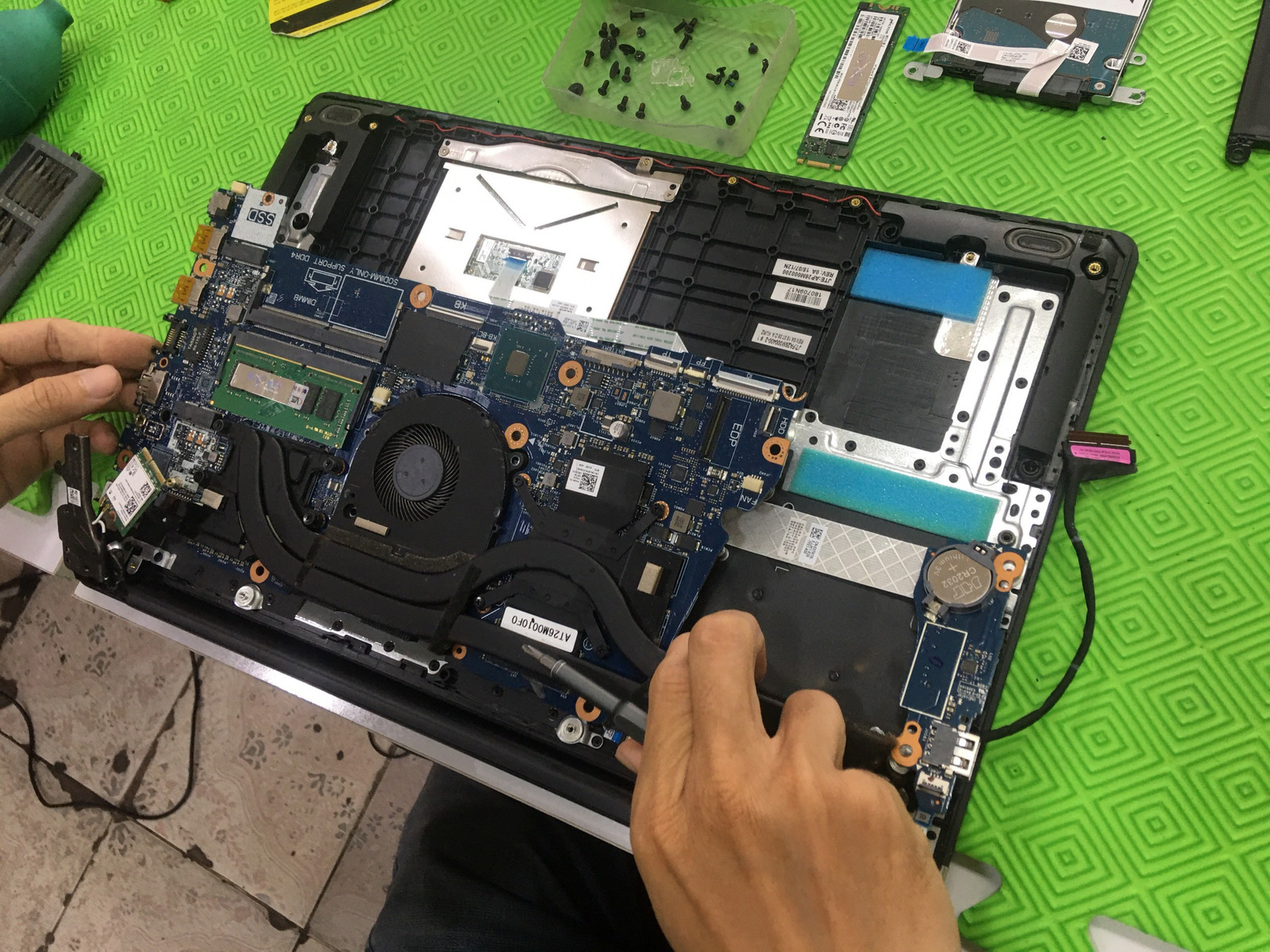 Vỏ laptop Dell Inspiron G3 3579
